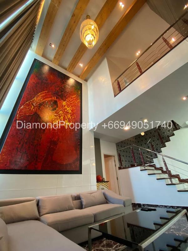 💎 Sky-High Luxury: Triplex Penthouse พร้อม Jacuzzi ส่วนตัวใน Sukhumvit ...