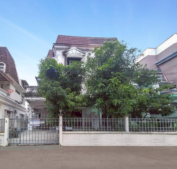 Twin house, Srinakarin University, Grand Mansion, Srinakarin 24, near ...