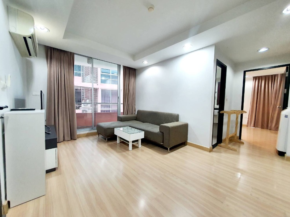 For Rent The Kris 5 Ratchada 17 near MRT Sutthisan Corner room 39 sqm ...