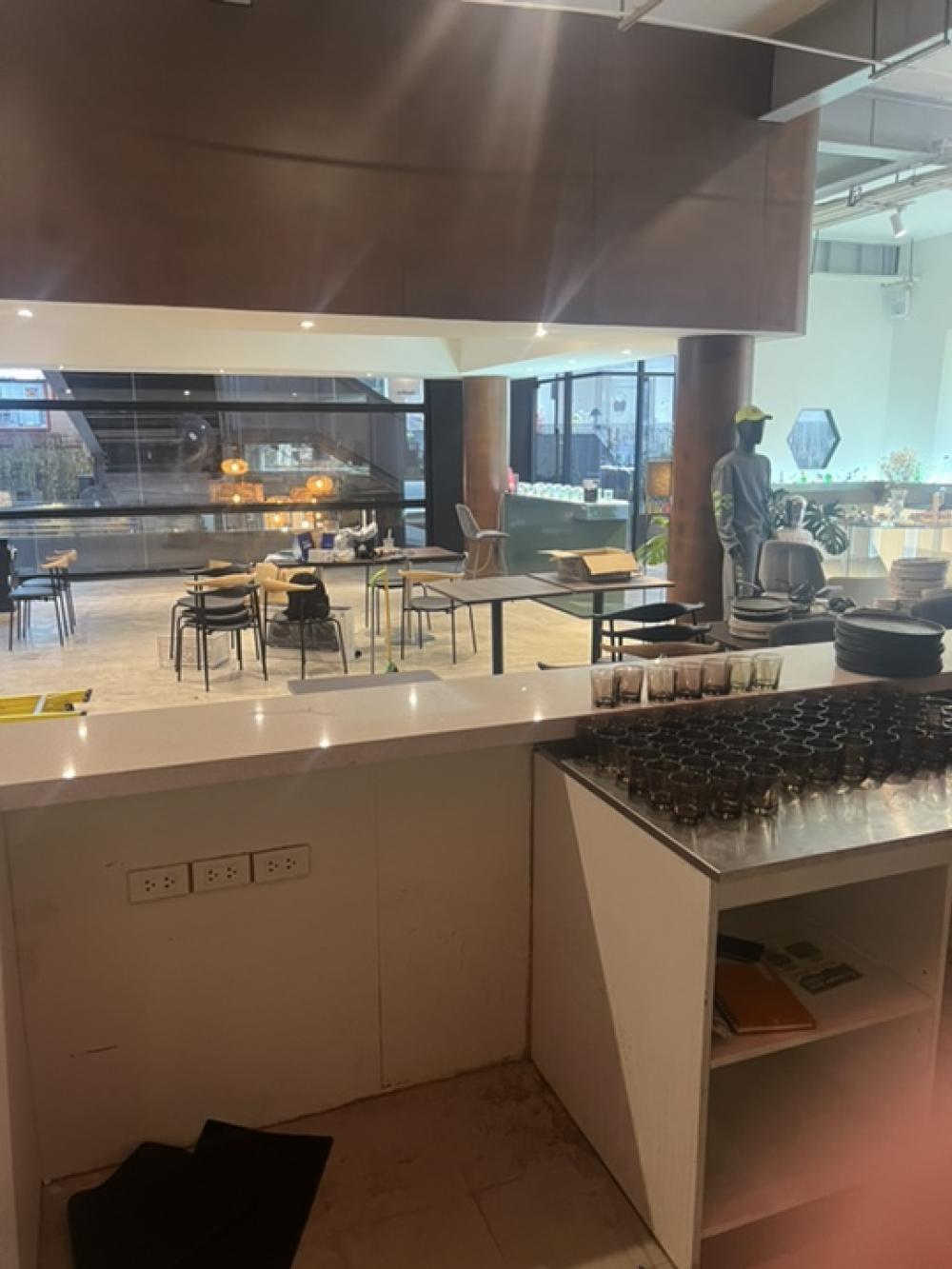 ให้เช่าพื้นที่ Seen Space Thonglor 13 | Livinginsider