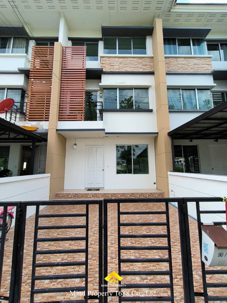 ขายทาวน์โฮม 3 ชั้น ม.ทาวน์พลัส ลาดพร้าว 101 ซอยโพธิ์แก้ว เหมาะสำหรับ ...