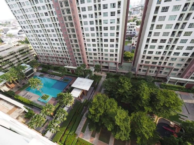 Lumpini Place Ratchayothin Condo near MRT Phahon Yothin | Livinginsider